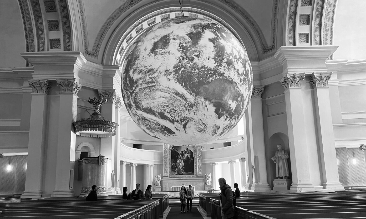 Timo Vihavainen: uuskultused ehk maakera kirikus - Objektiiv